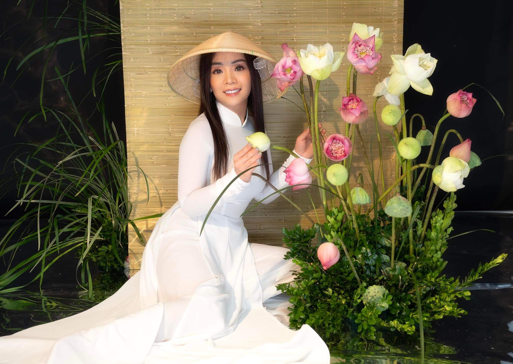 Á Hậu Nguyễn Mai Anh Tung Bộ ảnh áo Dài Khoe Nhan Sắc
