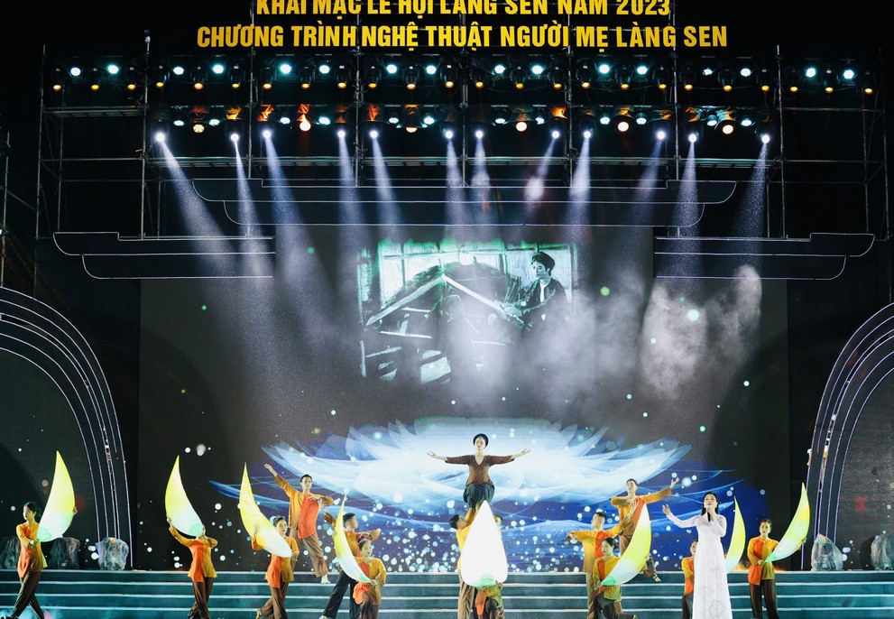 Nghệ An: Khai mạc lễ hội Làng Sen 2023