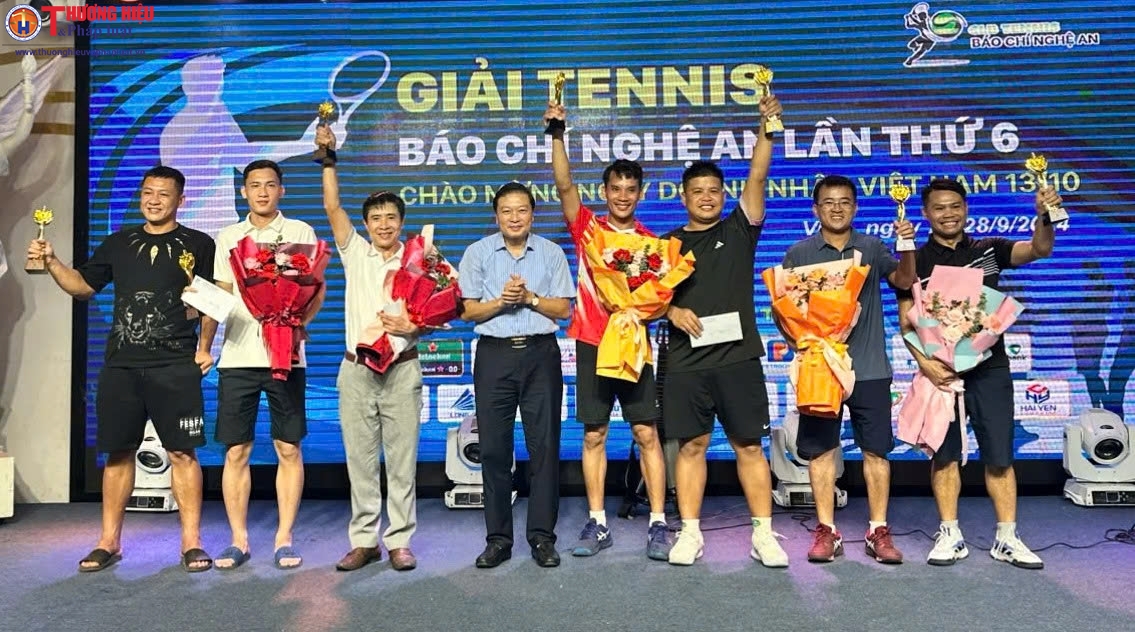 CLB Tennis báo chí Nghệ An tổ chức giải đấu chào mừng ngày Doanh nhân ...