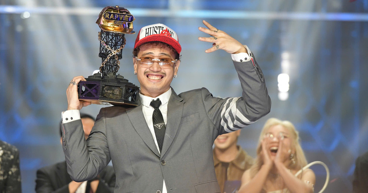 HUSTLANG Robber trở thành quán quân Rap Việt mùa 4